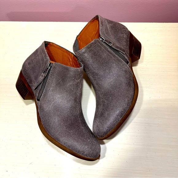 Lucky Brand | Shoes | Lucky Brand Womens 75 M Gray Leather Zip Ankle ...